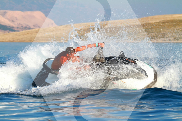 Activité nautique jet-ski au lac Lalla Takerkoust - Agence Team ...